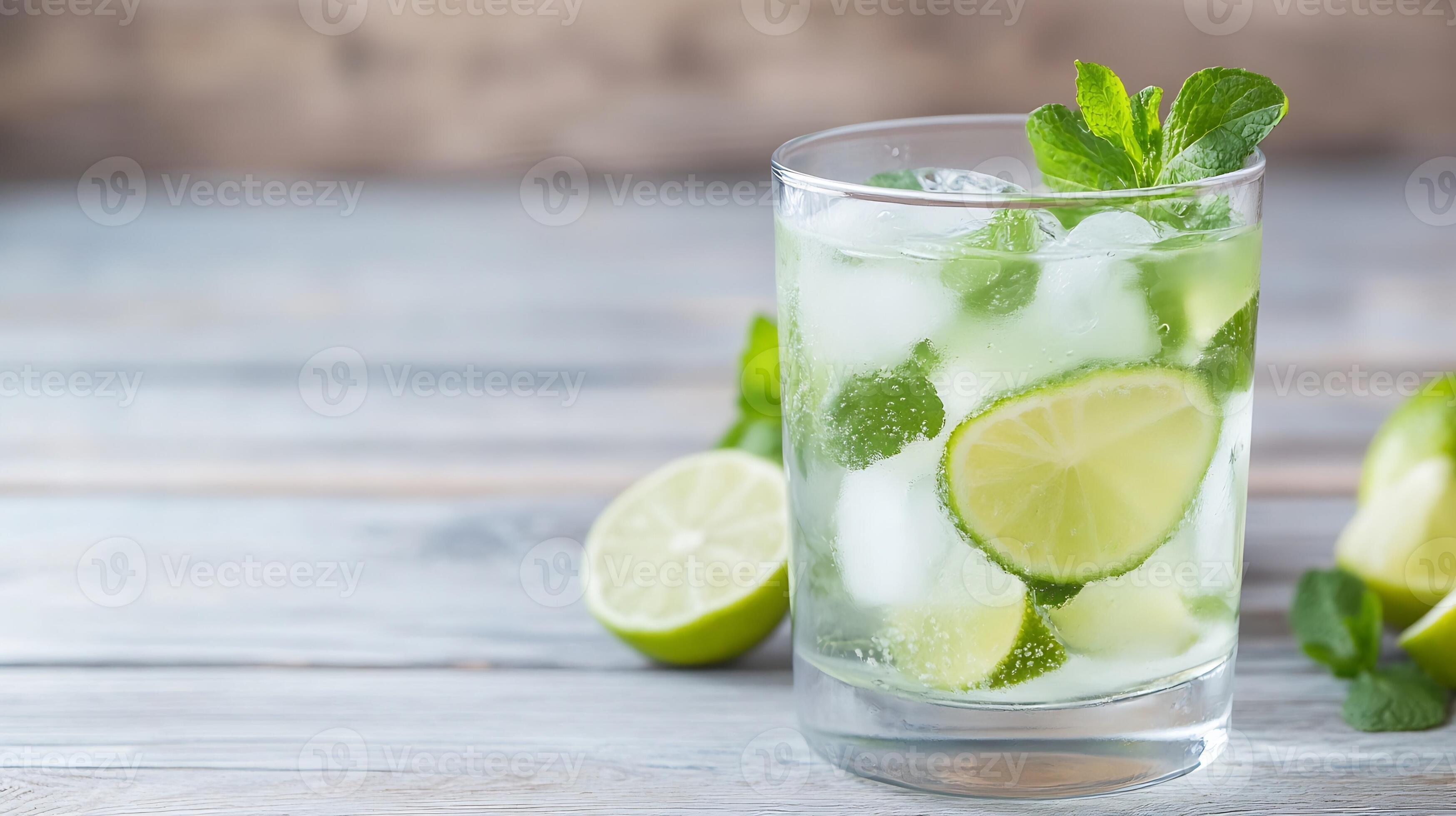 Invigorating Mint and Lime Infused Sparkling Water for Refreshing Hydration Ideas 55214448 Stock ...