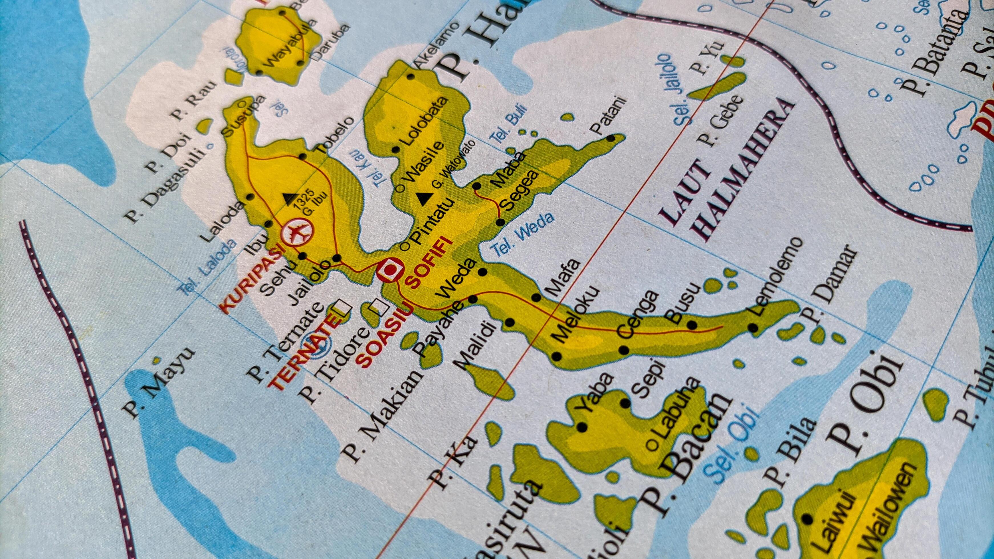 Halmahera island and Ternate city on map 56166335 Stock Photo at Vecteezy