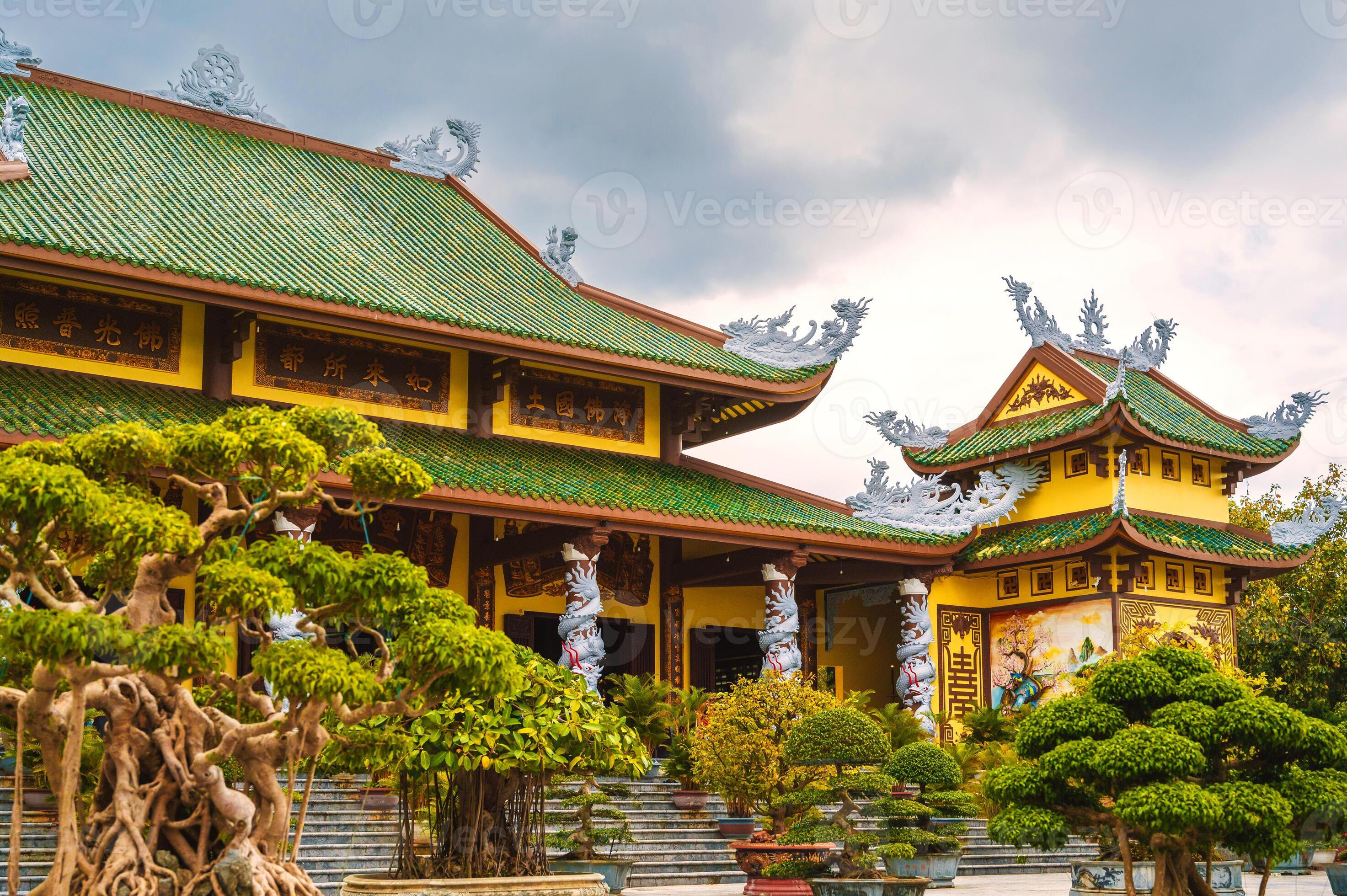 Linh Ung Buddhist Temple on the Son Tra Peninsula near Da Nang, Vietnam. 56858425 Stock Photo at ...