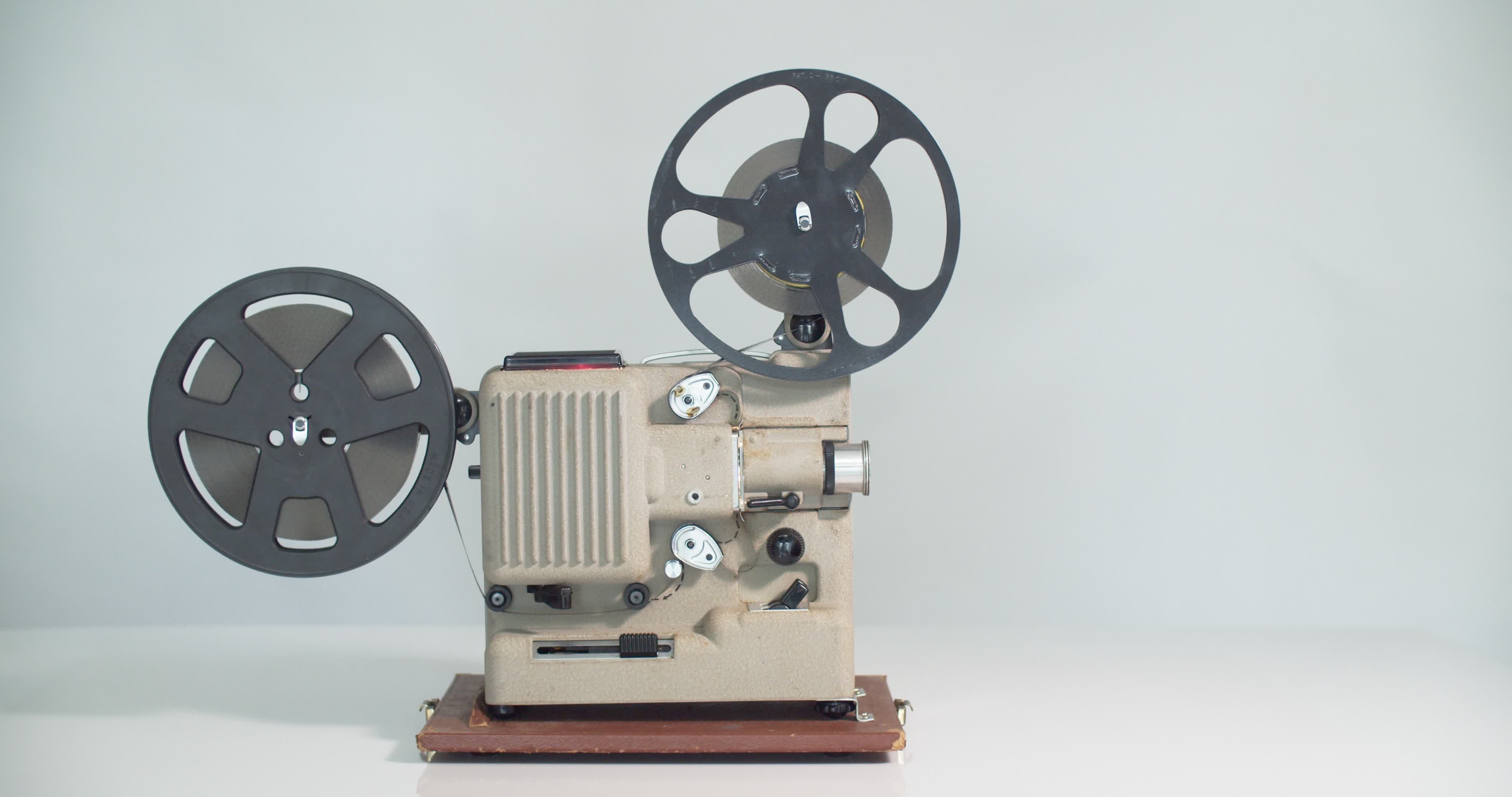 8-mm-movie-projector-retro-is-playing-vintage-projector-4k-dci