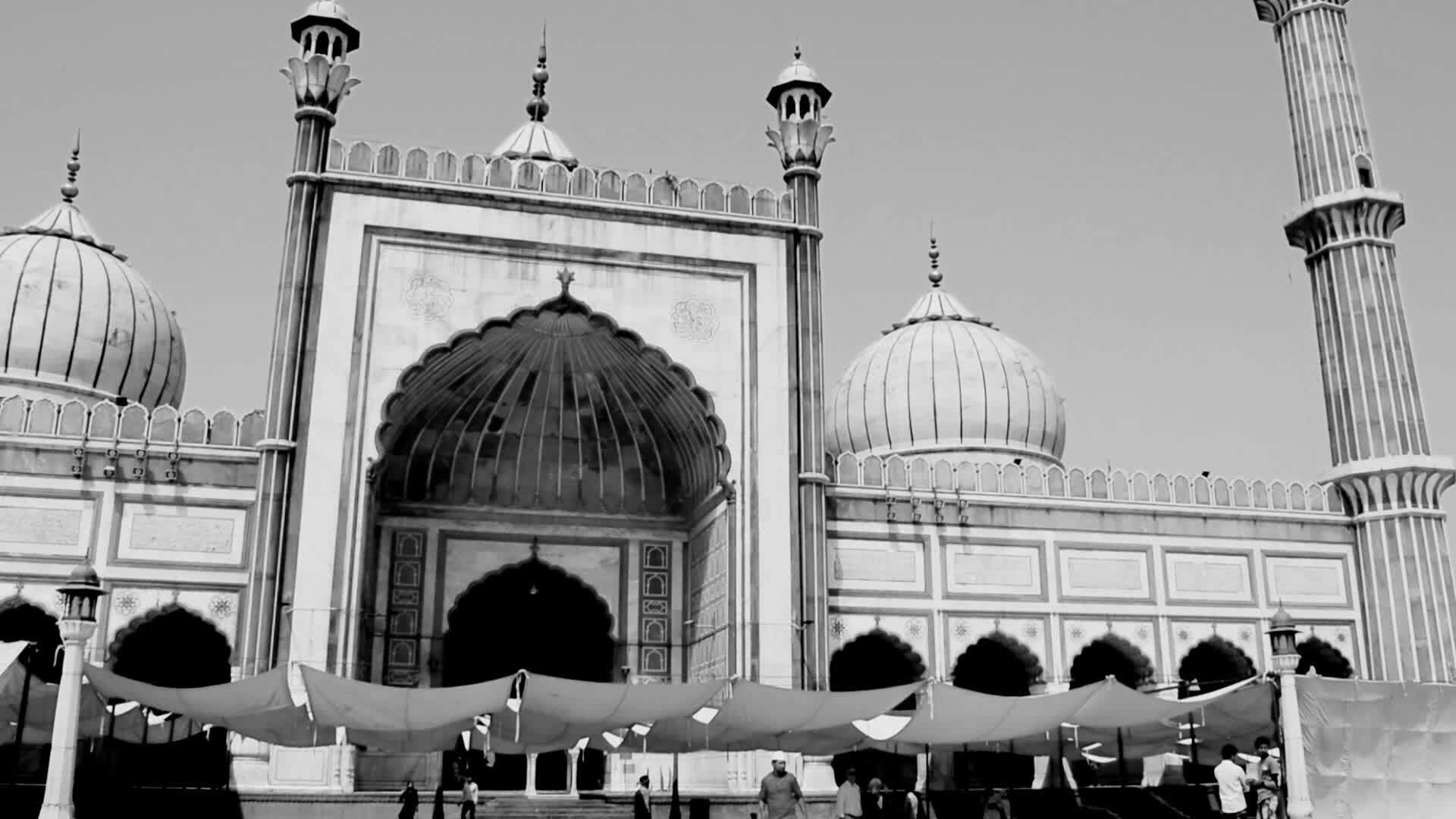 Delhi India April 15 2022 Unidentified Indian Tourists Visiting delhi-india-april-15-2022-unidentified-indian-tourists-visiting