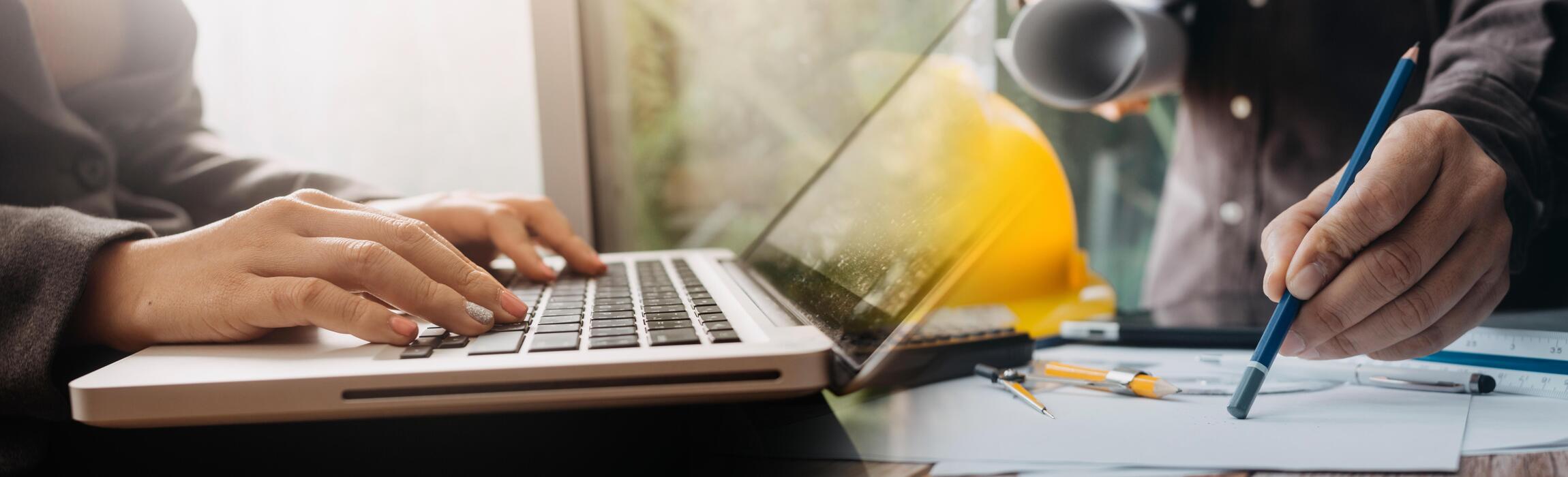 Contractor On Computer Stock Photos, Images and Backgrounds for Free ...