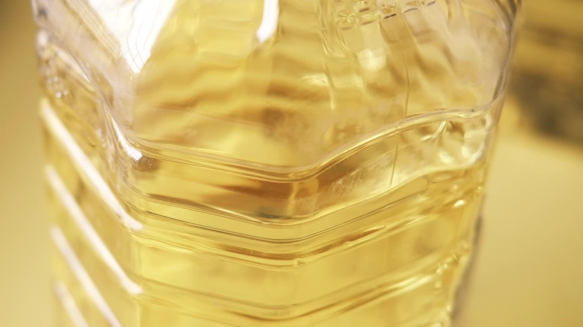Oil Moving Up And Down Inside The Bottle 13571457 Stock Video At Vecteezy oil-moving-up-and-down-inside-the-bottle-13571457-stock-video-at-vecteezy