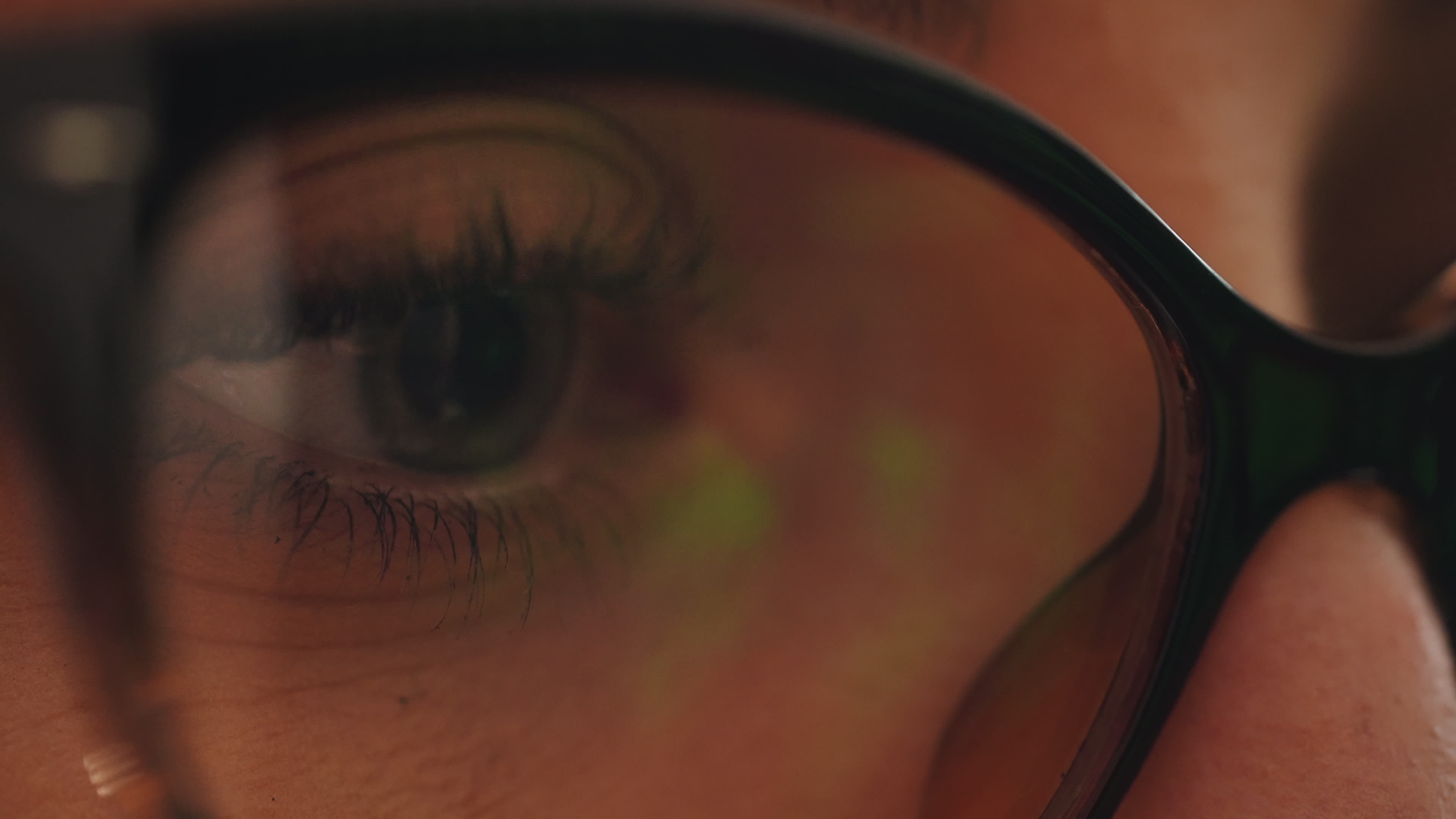 Close Up Woman Eye Reflecting Computer Screen 15154101 Stock Video At Vecteezy