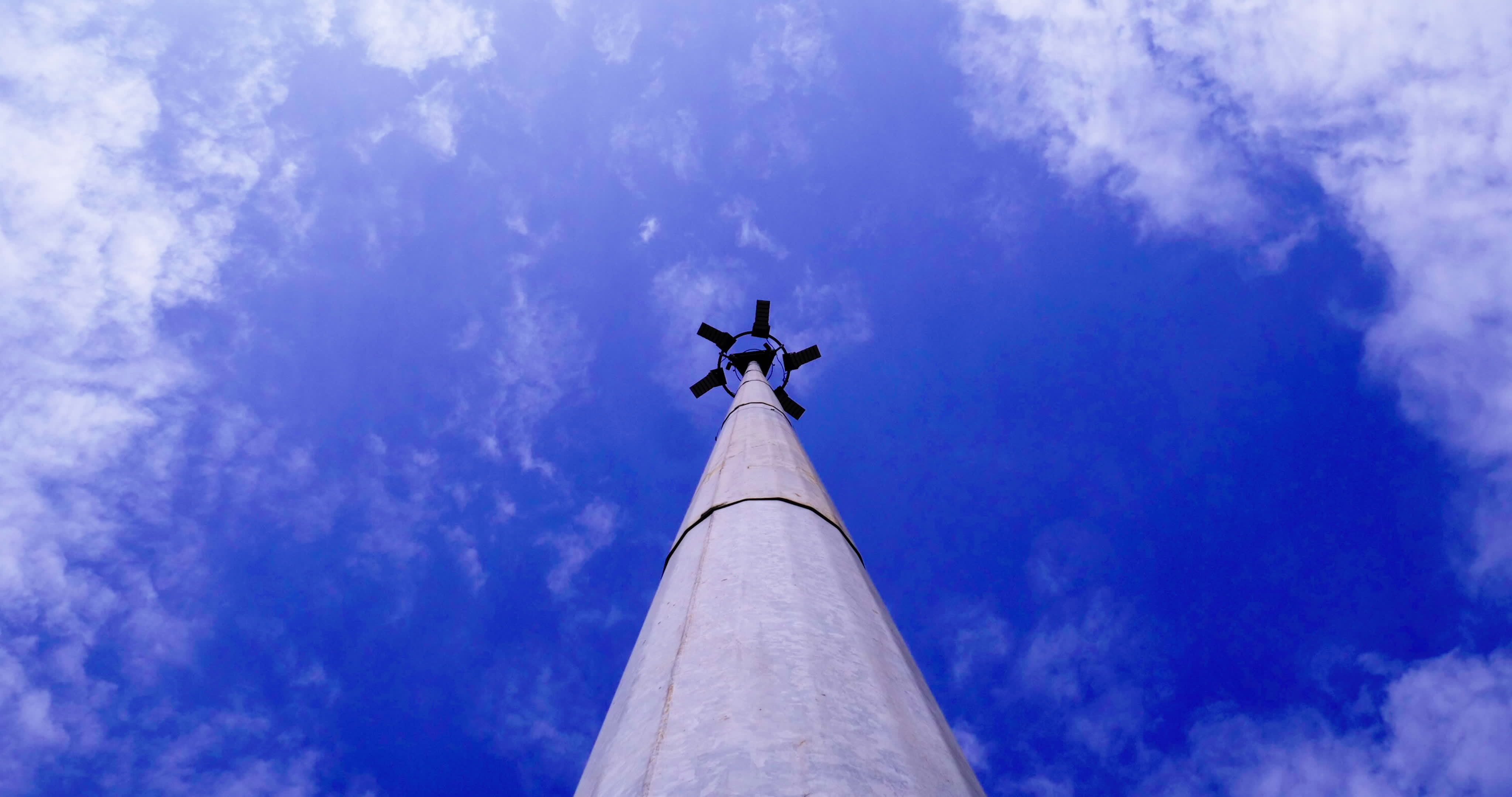 Lapso de tiempo de paisaje de nubes de nubes cúmulos. timelapse de ... Lapso de tiempo de paisaje de nubes de nubes cúmulos. timelapse de ...