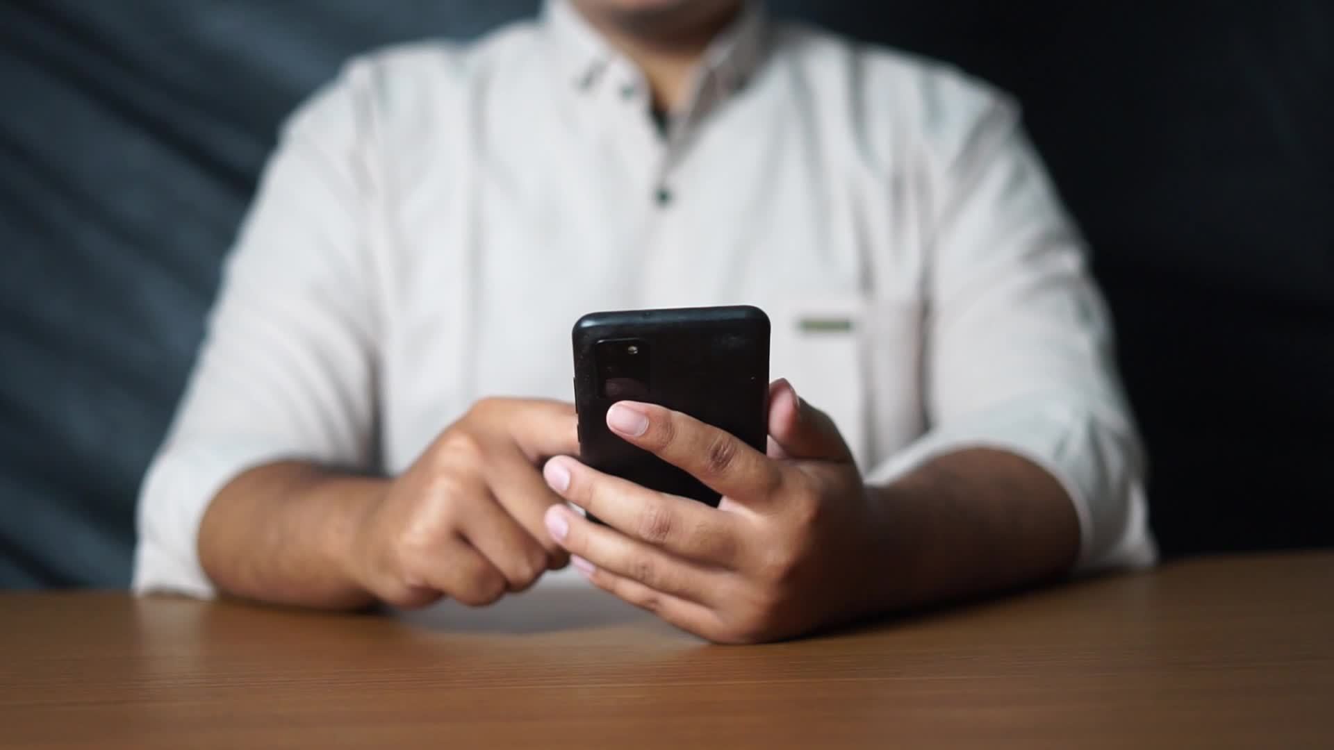 Business man scrolling smartphones for technology concepts 20155796 Stock Video at Vecteezy