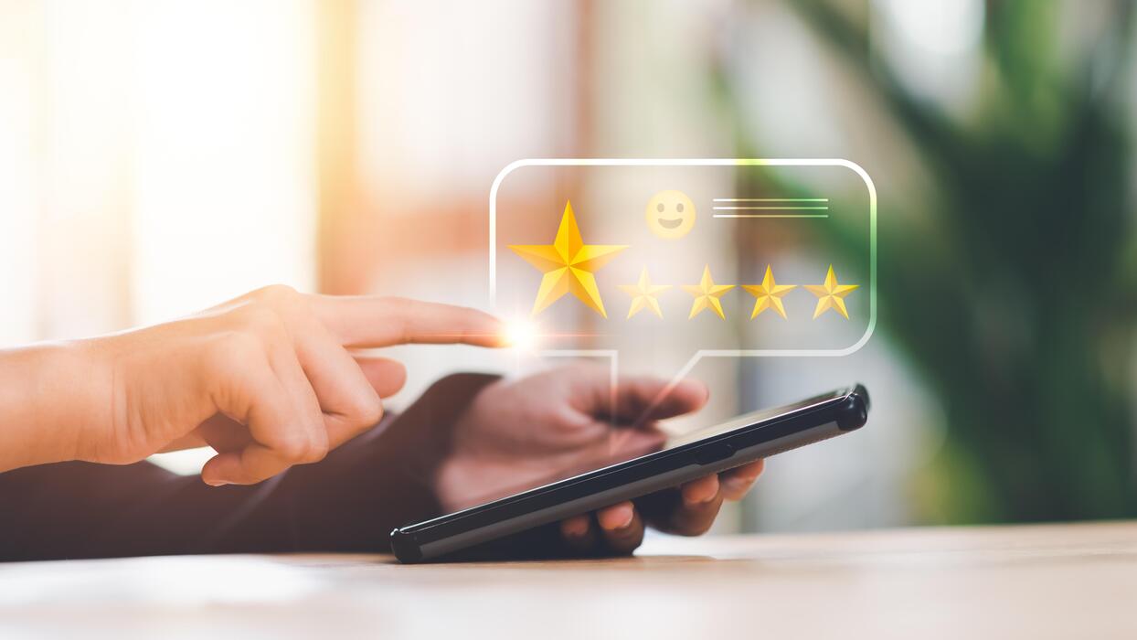 Customer Satisfaction Stock Photos, Images and Backgrounds for Free ...