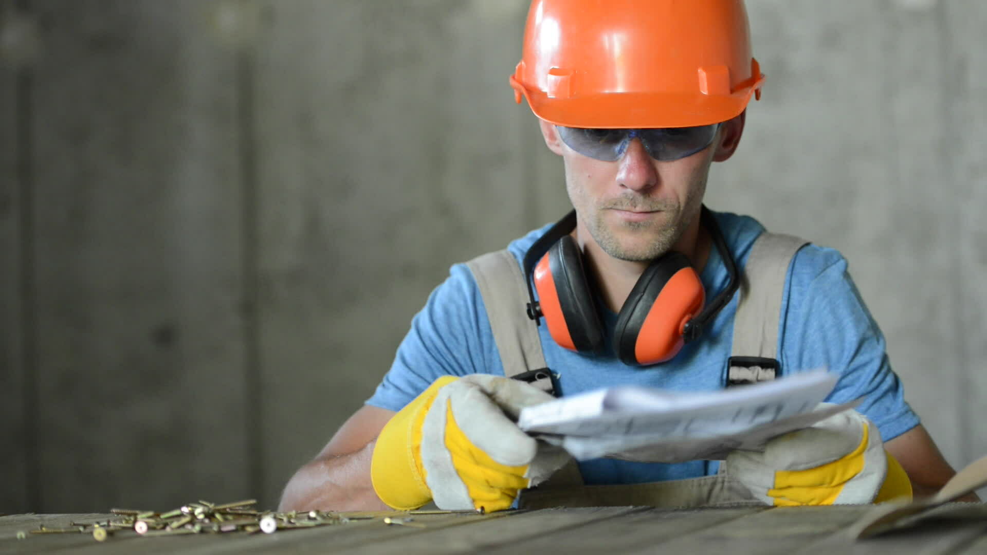 Caucasian Construction Worker Trying To Understand Things. 24352847 ... Caucasian Construction Worker Trying To Understand Things. 24352847 ...