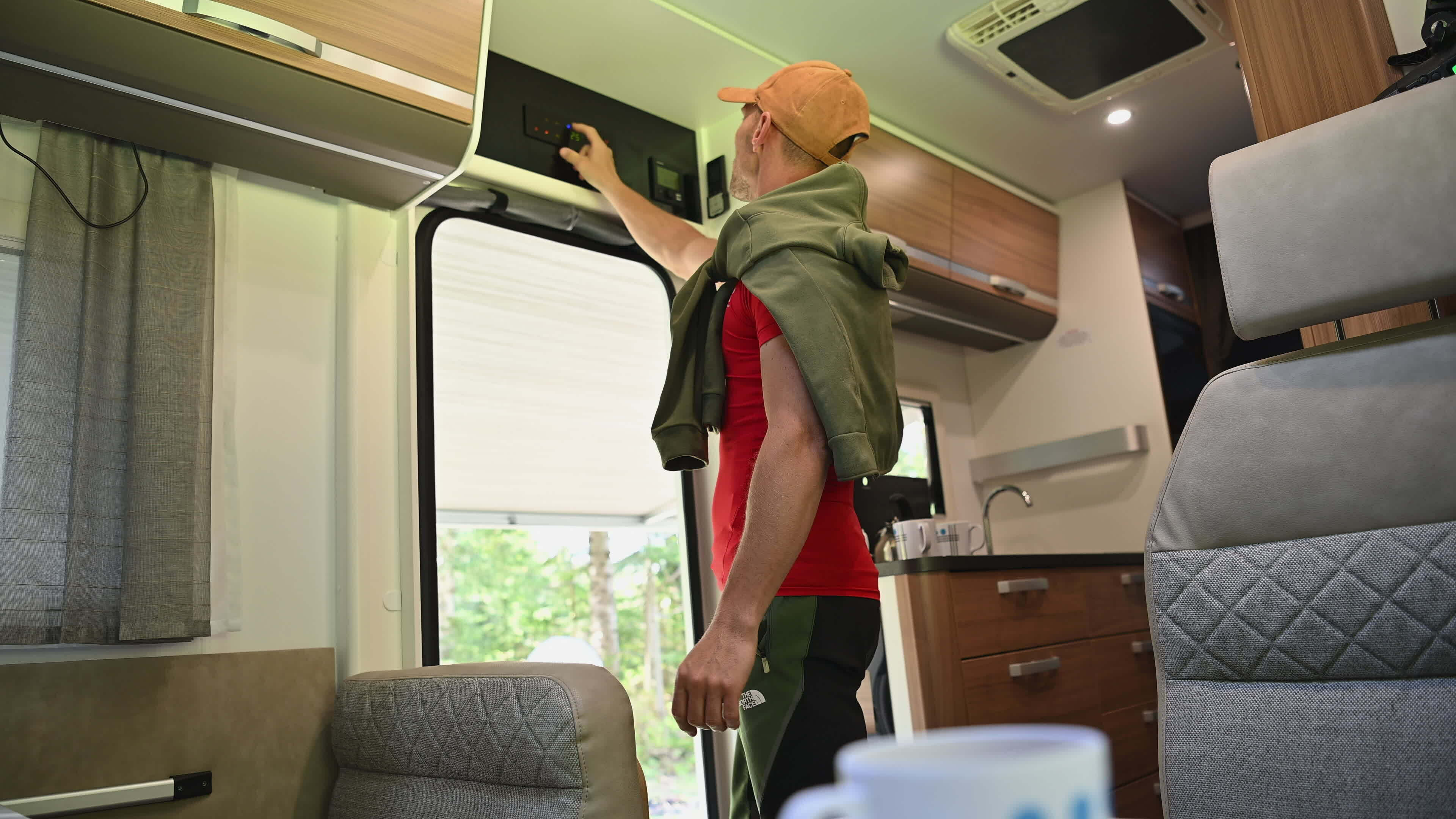 Man Regulating Air Conditioning In His Rv 24825157 Stock Video At Vecteezy