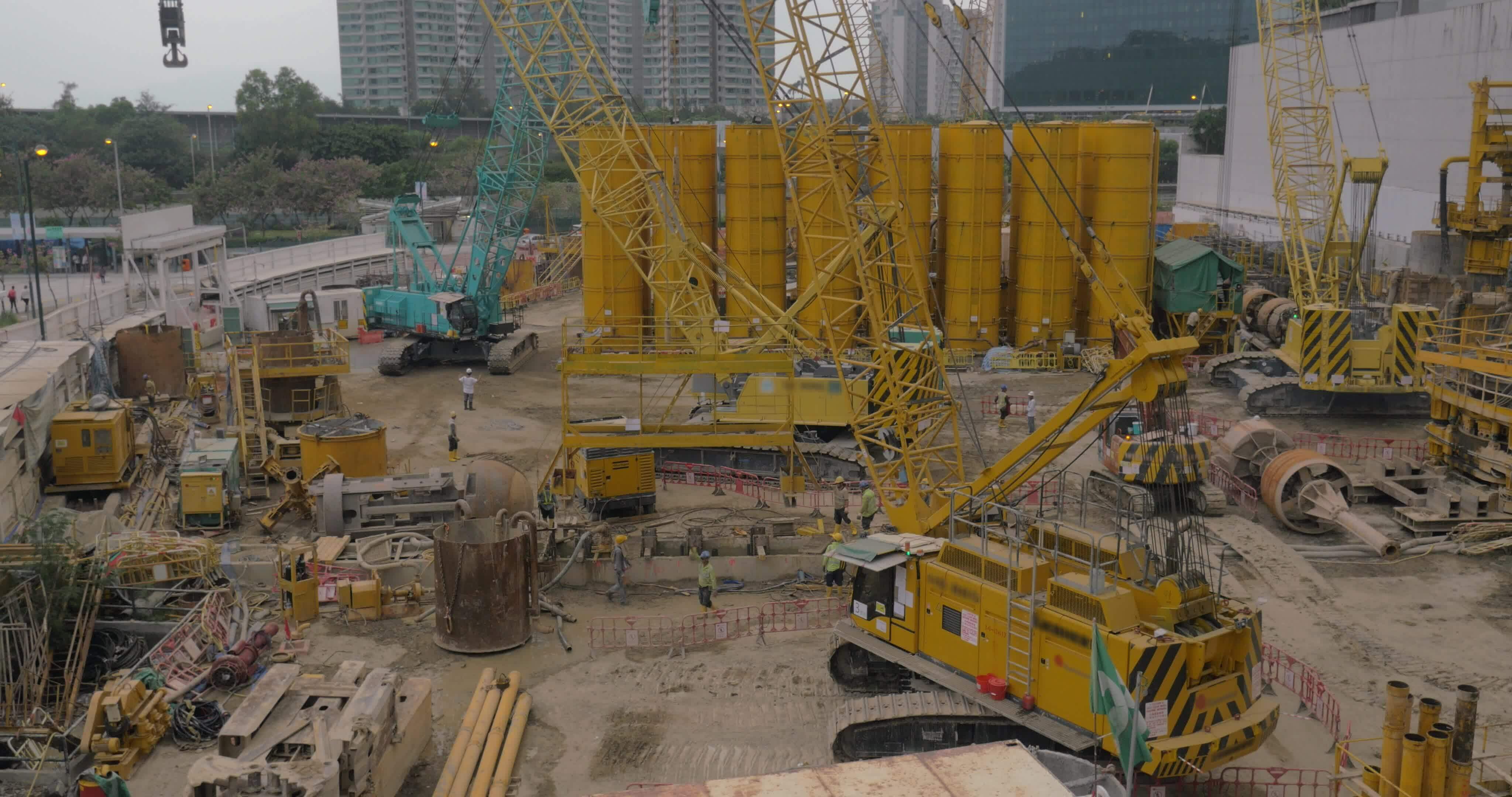 Works on construction site in Hong Kong 28839150 Stock Video at Vecteezy