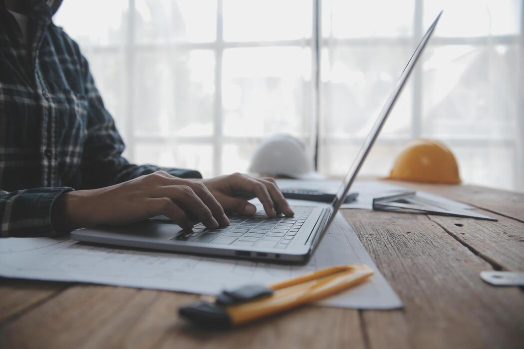 Contractor On Computer Stock Photos, Images and Backgrounds for Free ...