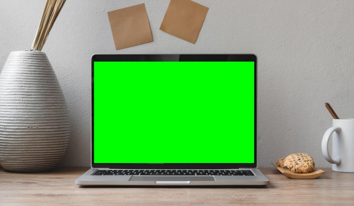 Green Screen Pc Stock Photos, Images and Backgrounds for Free Download