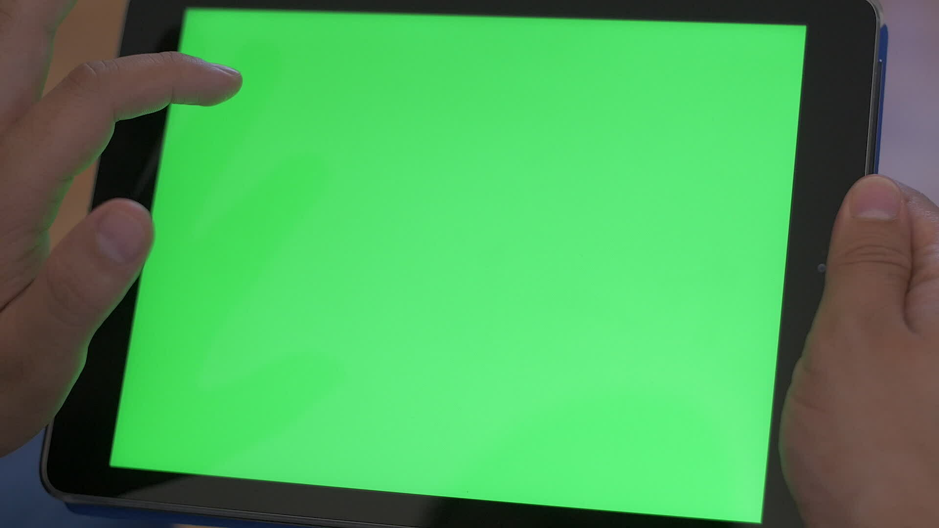 Hands Scrolling on Green Screen 31704883 Stock Video at Vecteezy