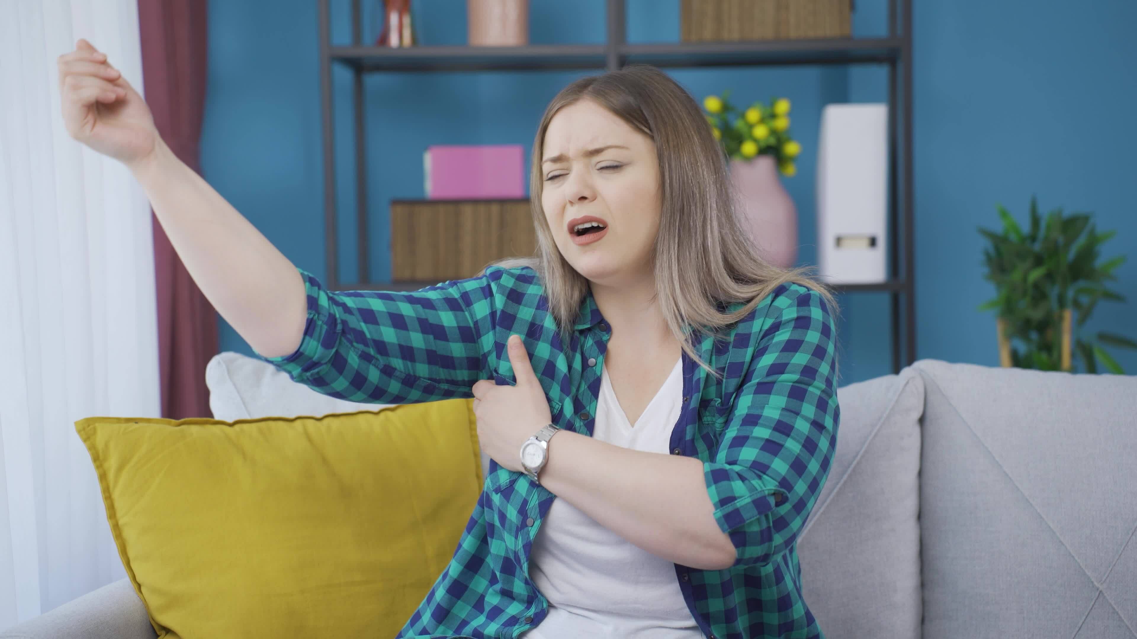 Woman With Itchy Armpits Fungus Problem 33058162 Stock Video At Vecteezy