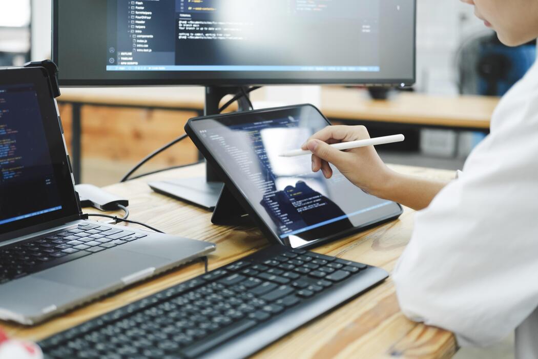 Desktop Application Stock Photos, Images and Backgrounds for Free Download