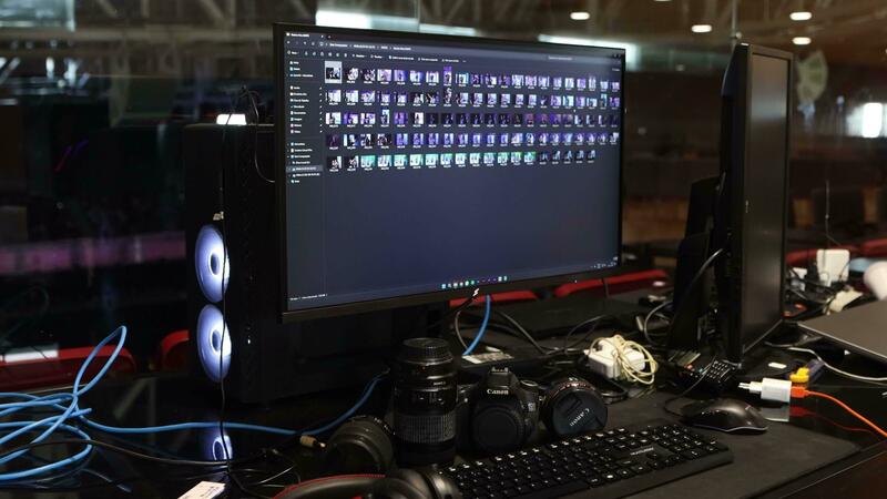 Computer screen displaying multiple files 35038183 Stock Video at Vecteezy