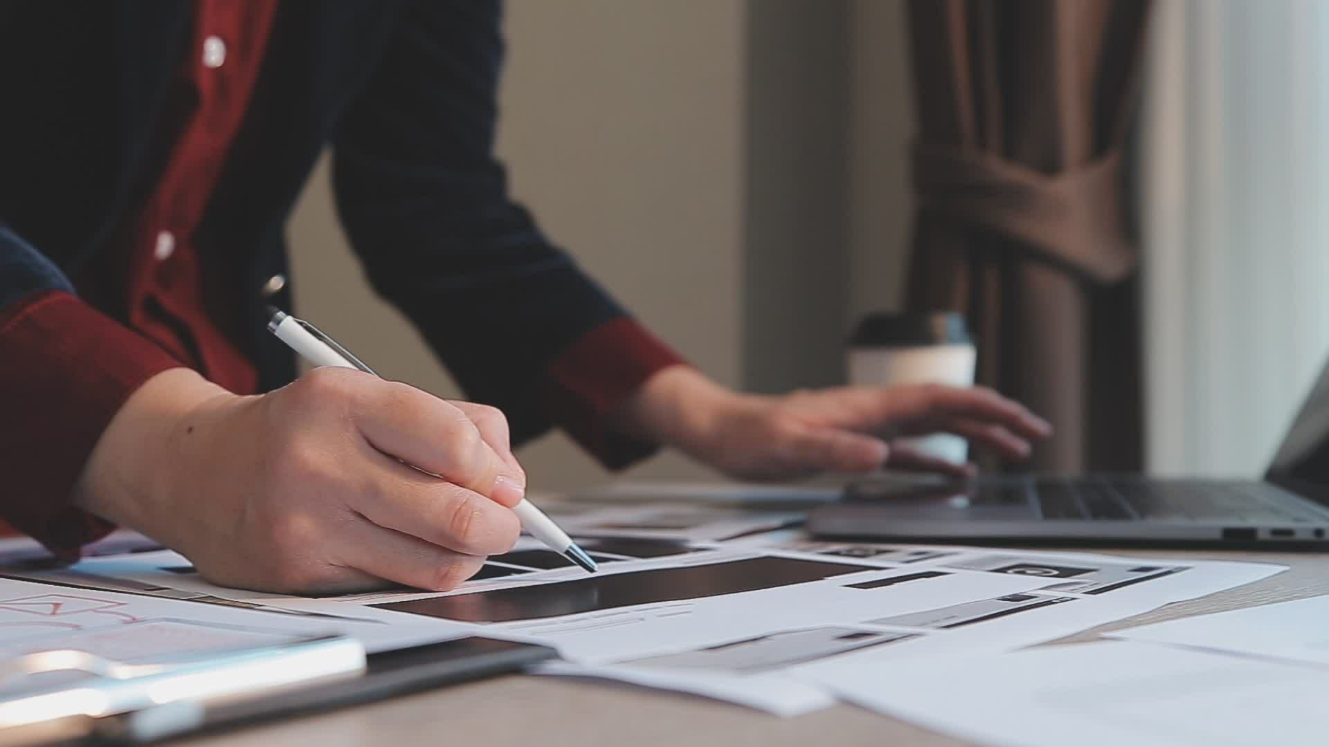 Programmierer und Entwickler Codierung Software Anwendung. 35683792 ...