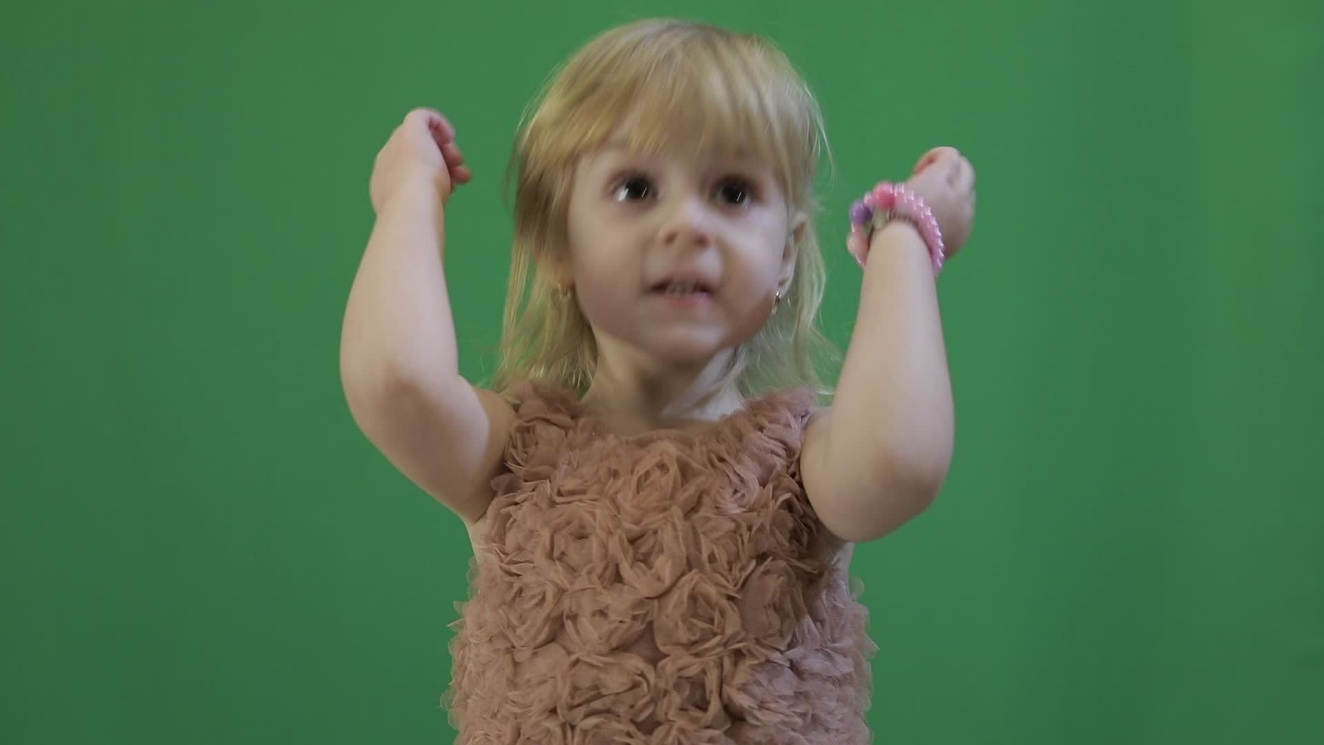 Feliz Três Anos Velho Garota Fofa Criança Dançando E Faço Rostos Croma Chave 36138608 Vídeo