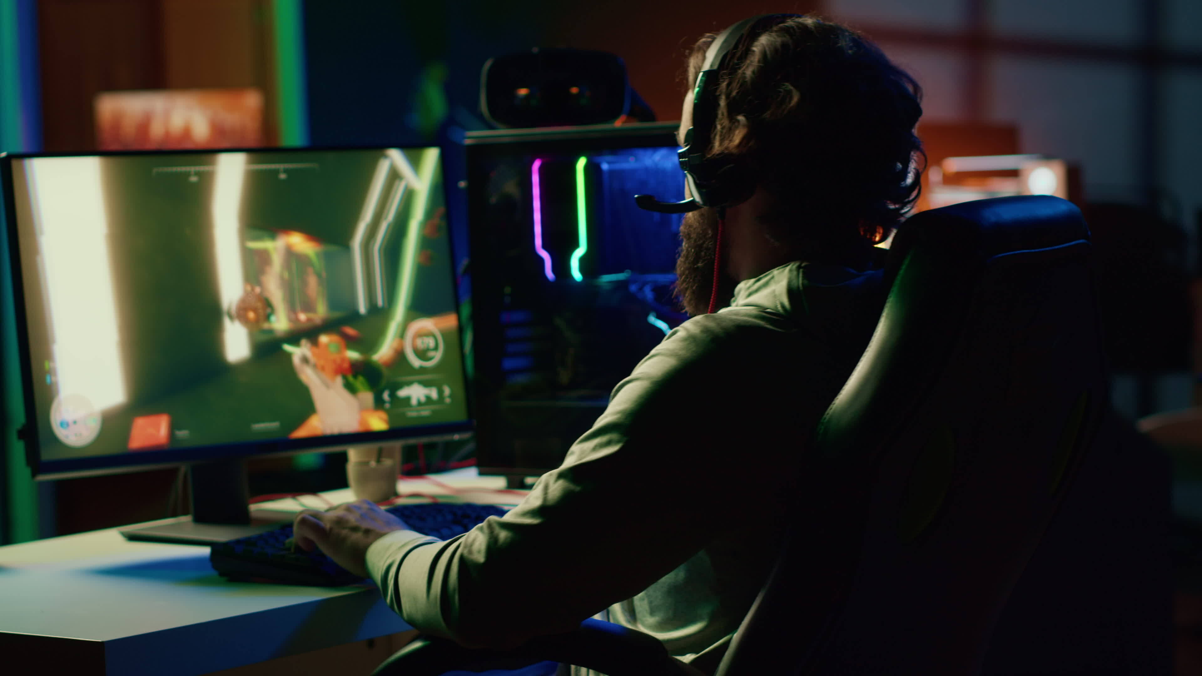 Annoyed man punching desk, upset after losing while playing FPS ... Annoyed man punching desk, upset after losing while playing FPS ...