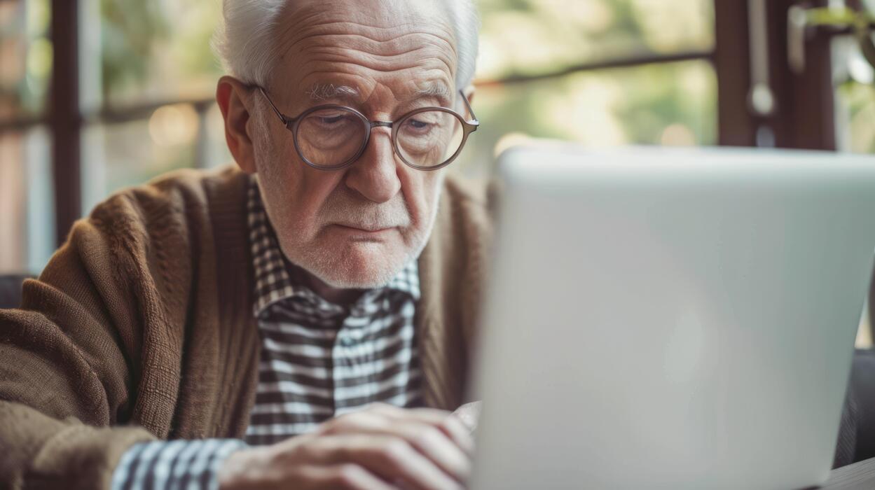 Elderly Person On Computer Stock Photos, Images and Backgrounds for ...