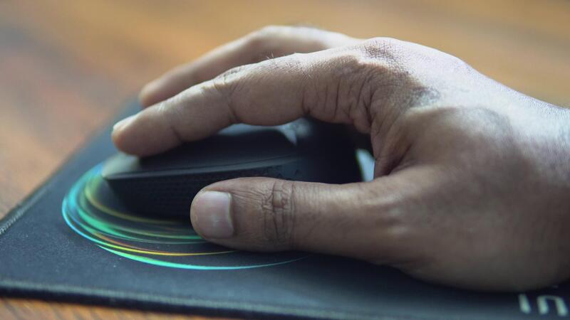 Using Computer Mouse Control to click and scroll 46866670 Stock Video at Vecteezy