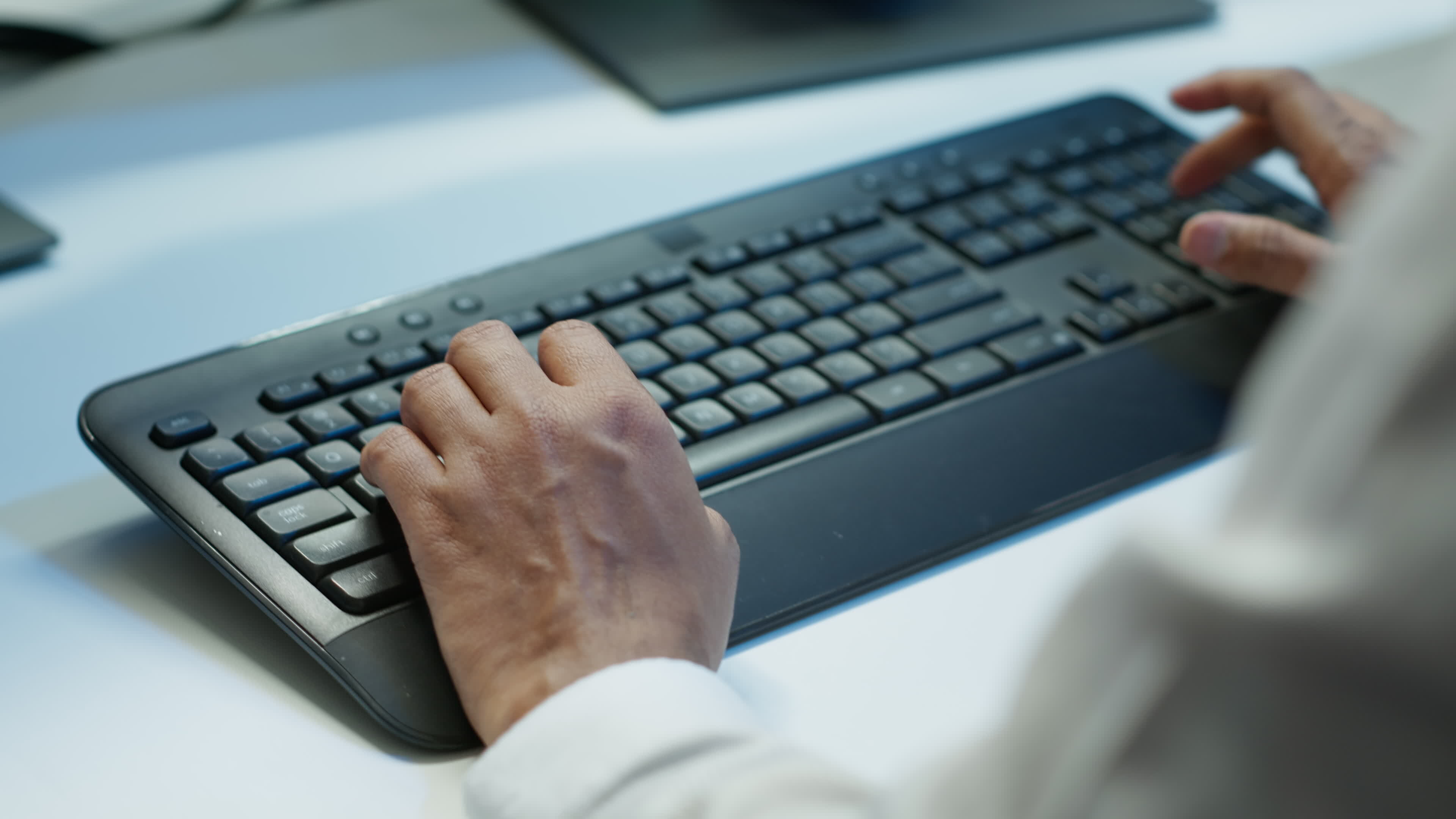 Admin In Data Center Designing Implementing And Managing Gear To