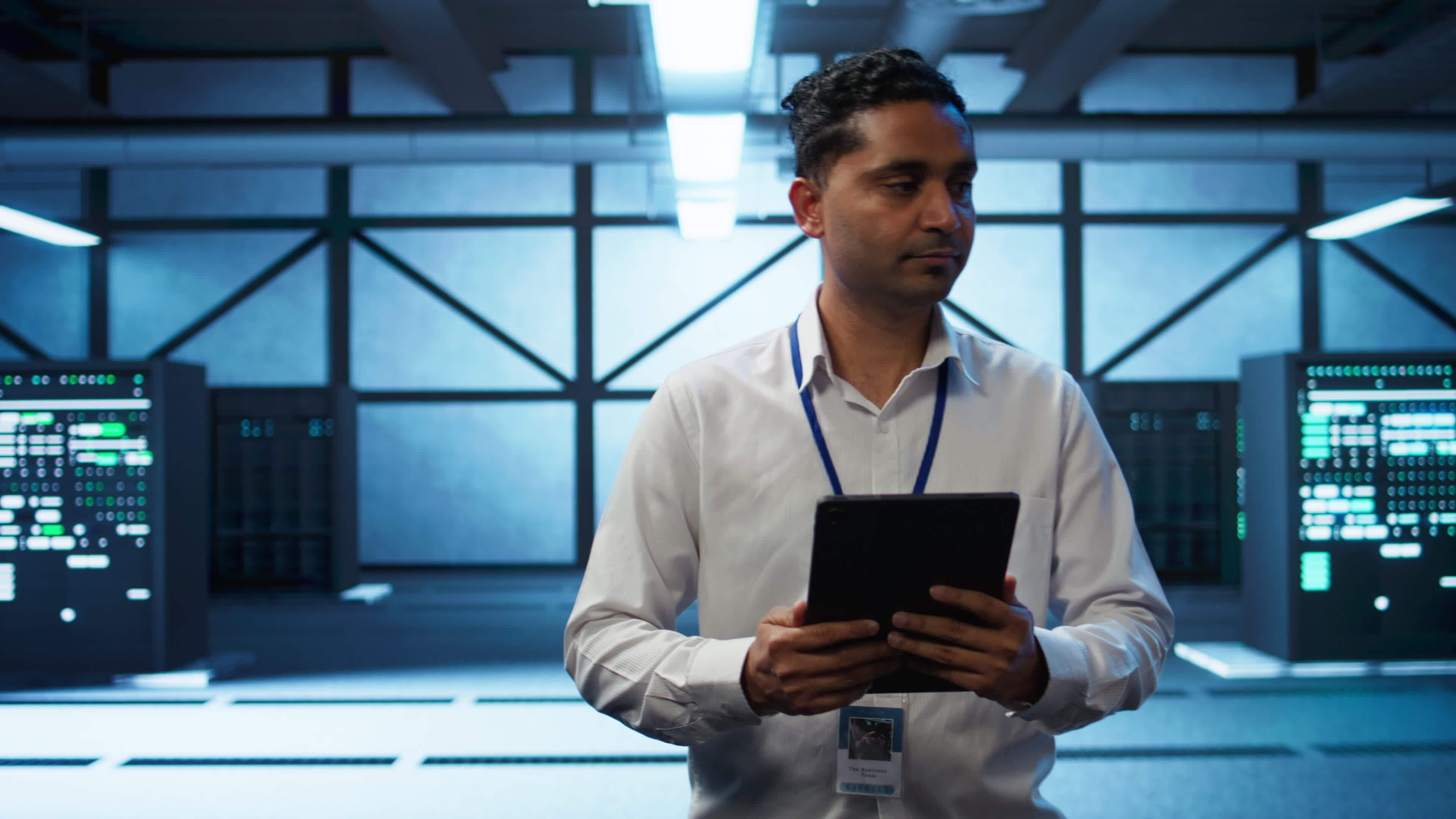 Security Analyst In Data Center Monitoring Security Threats Implementing Cybersecurity Measures