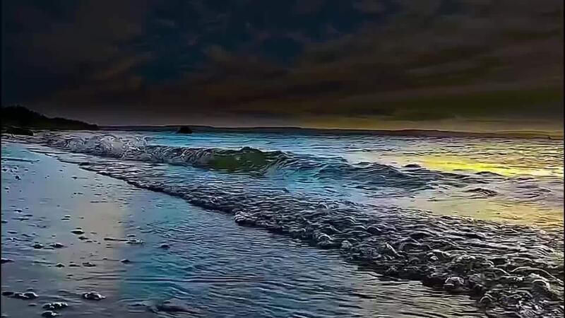 Mesmerizing ocean waves sandy shoreline aerial top view. Expanse ocean ...