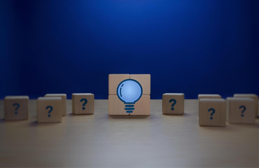 Light Bulb Question Mark Stock Photos, Images and Backgrounds for Free ...