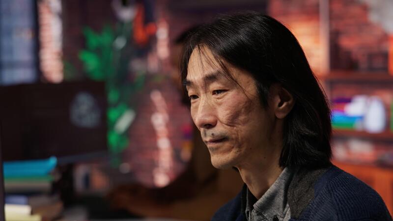 cto gerente en artificial inteligencia enfocado puesta en marcha Bebiendo café, escuchando ...